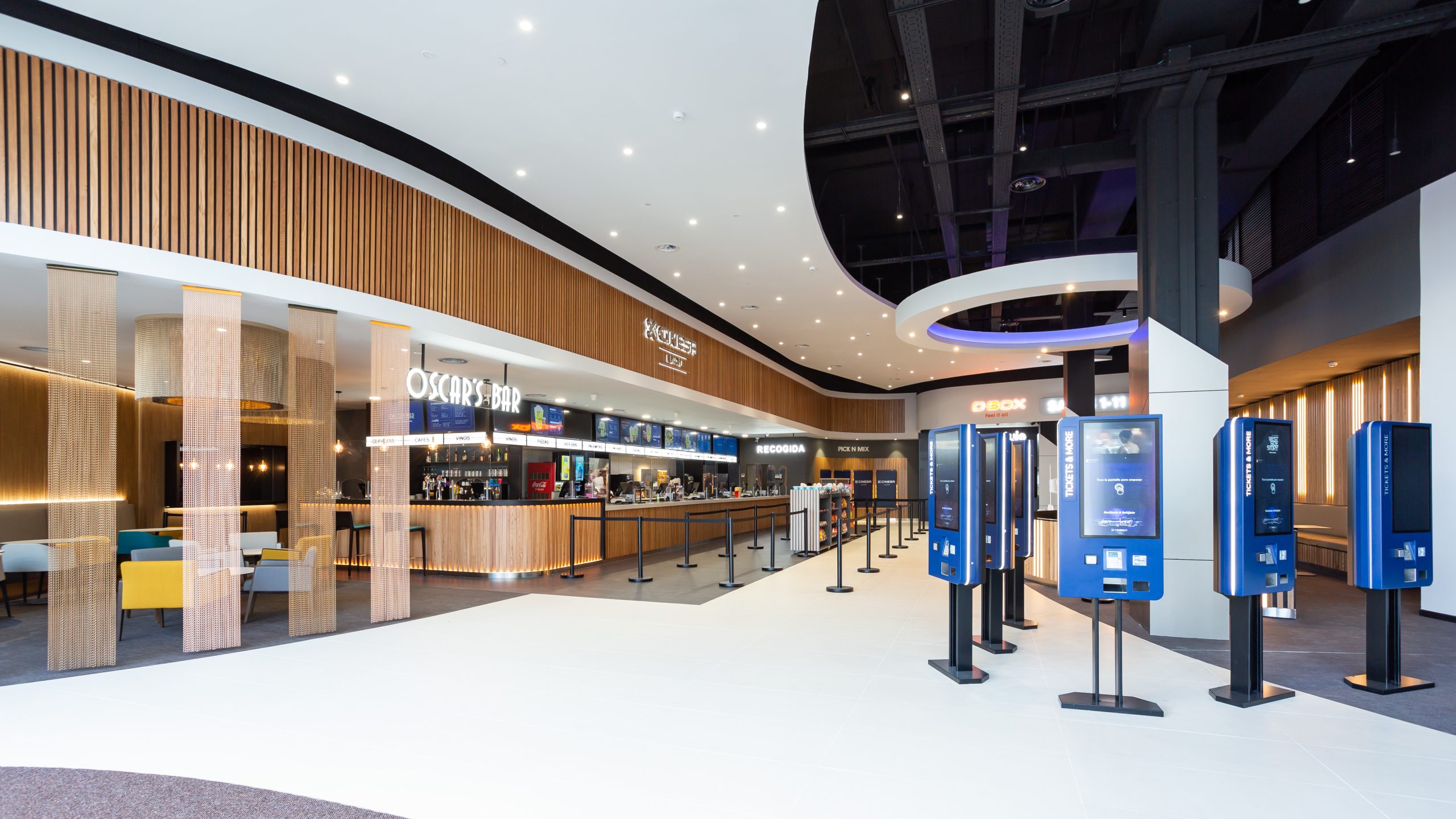 TORREJÓN DE ARDOZ/ Así es el 'Cinesa LUXE' del Oasiz Madrid | Noticias ...