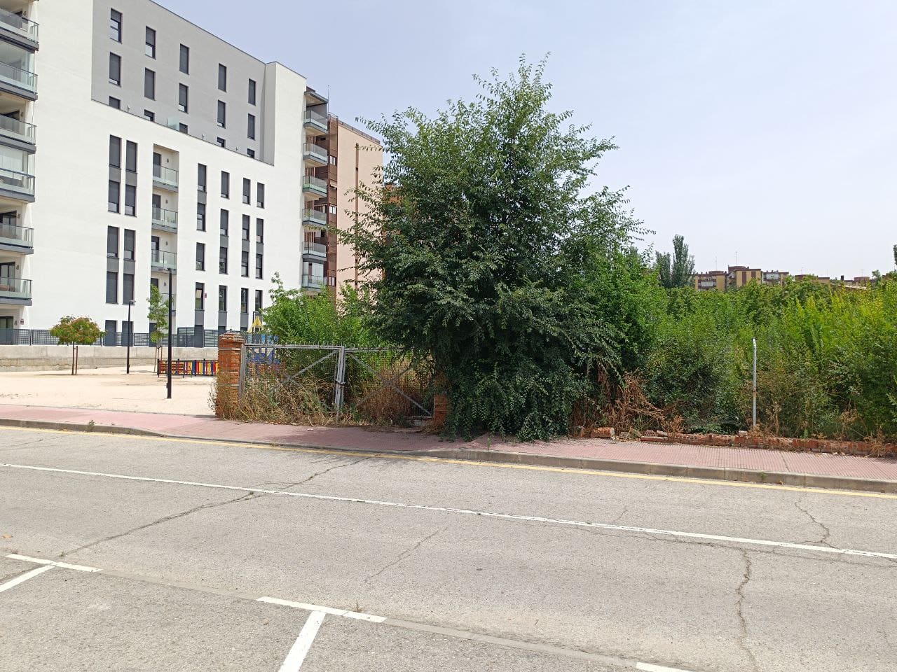 El parque de los olivos de Móstoles sigue menguando y da paso a 80 ...