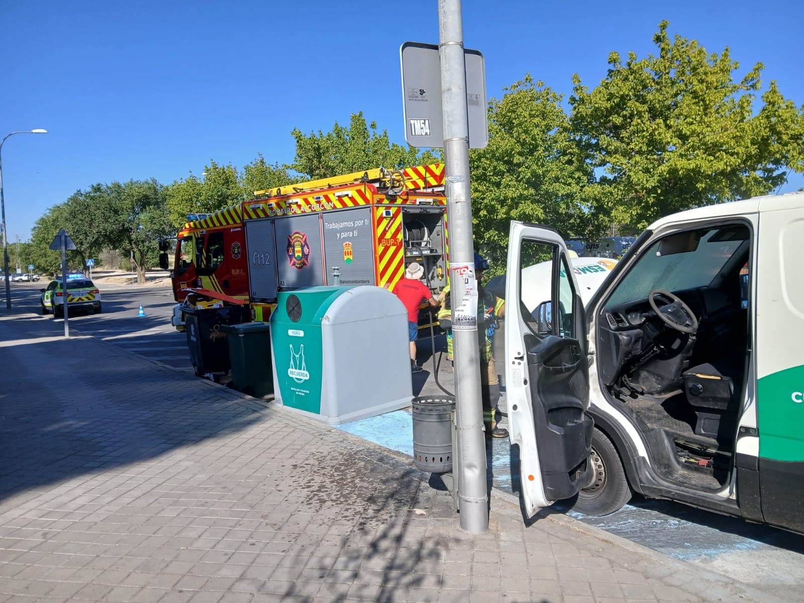 Sofocado un incendio en un vehículo de Esmasa en Alcorcón| Noticias ...